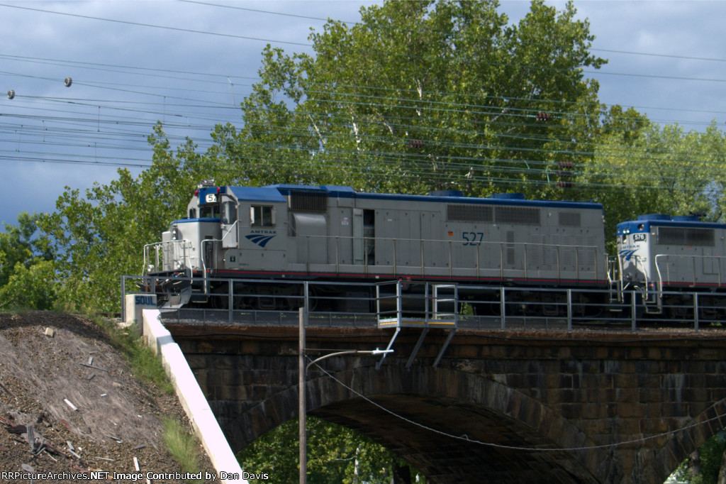Amtrak 527